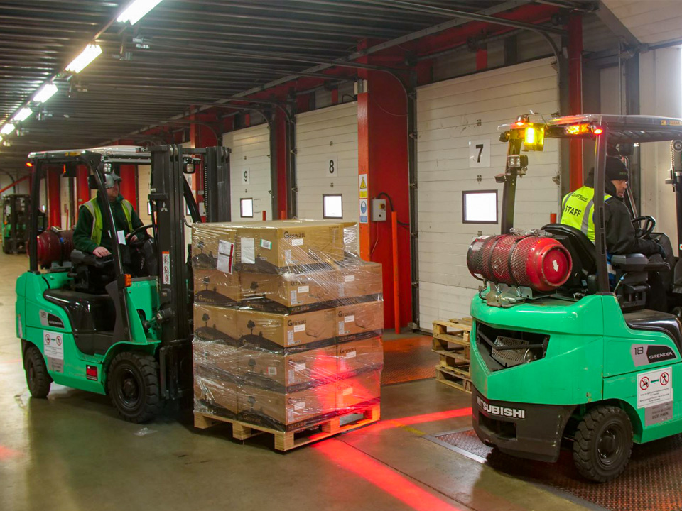 Davis Turner Case Study UK - Mitsubishi Forklift Trucks